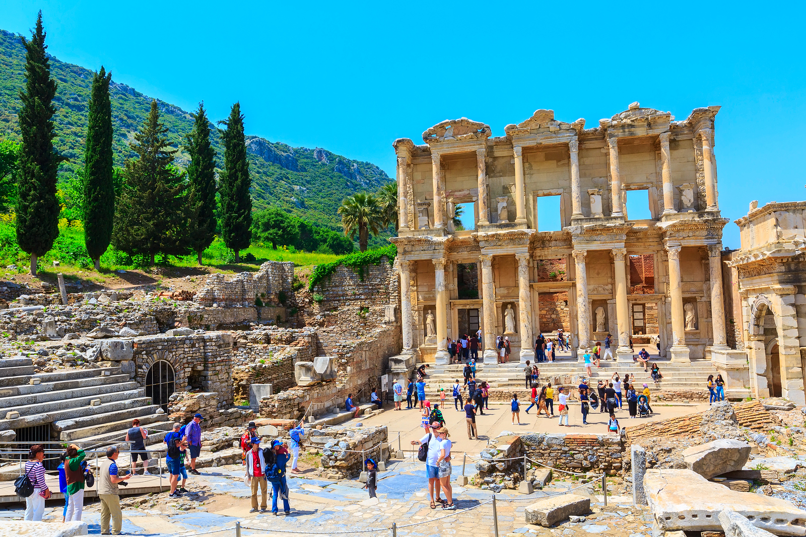 10 Ancient Ruined Cities Around the World - Books And Travel