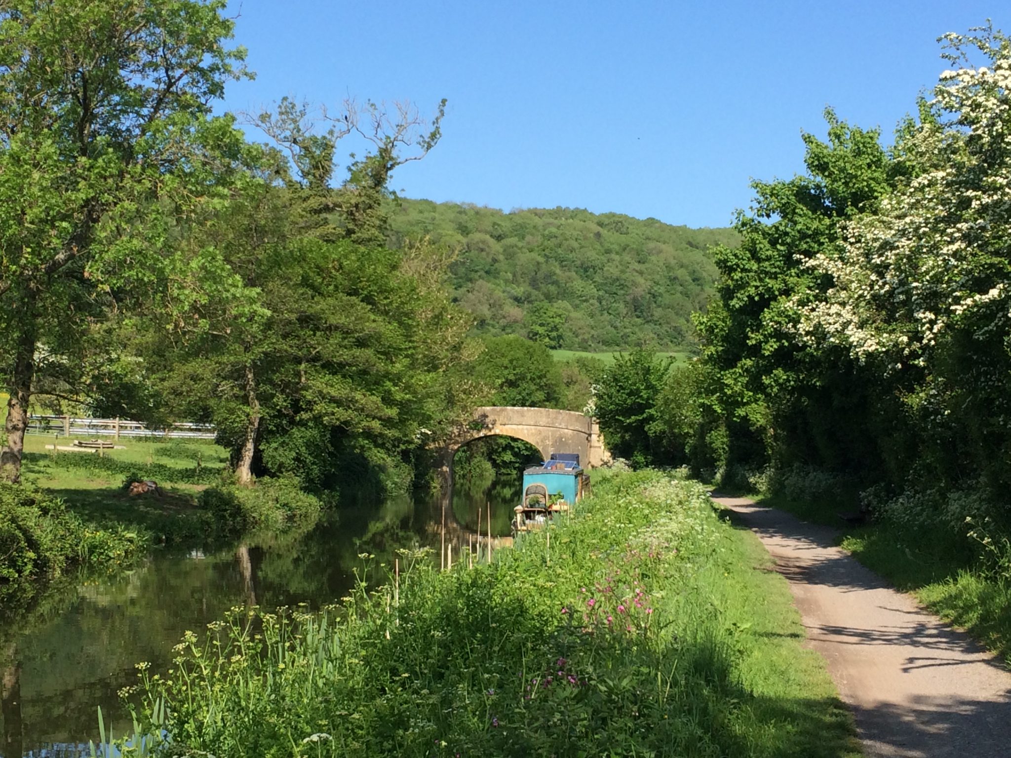 Walk The Kennet And Avon Canal From Bath Spa To Bradford On Avon ...