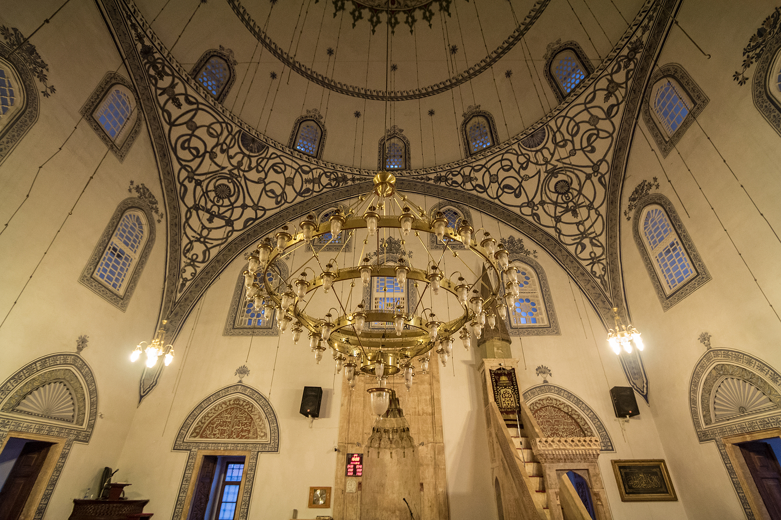 Travels In Blood And Honey. Kosovo With Elizabeth Gowing - Books And Travel
