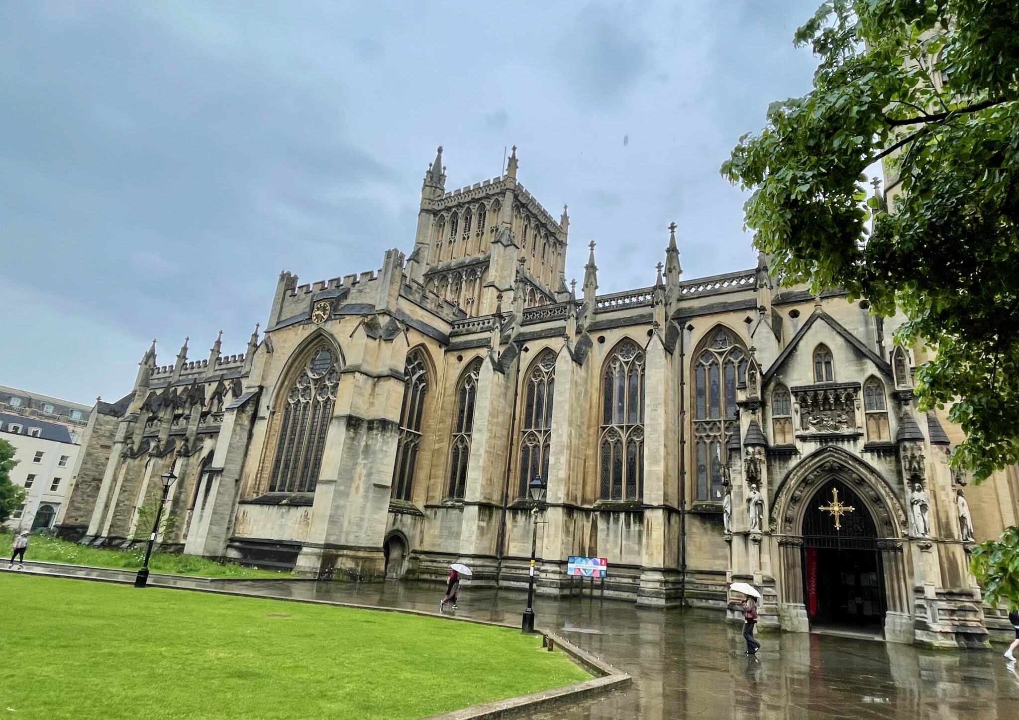Bristol Cathedral, England - Books And Travel